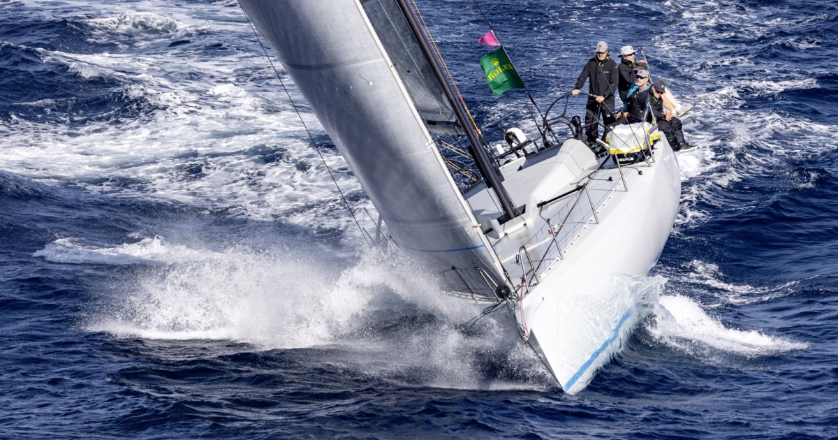 Pressmare | Offshore Spars precisely match mast bend to sail design for ...