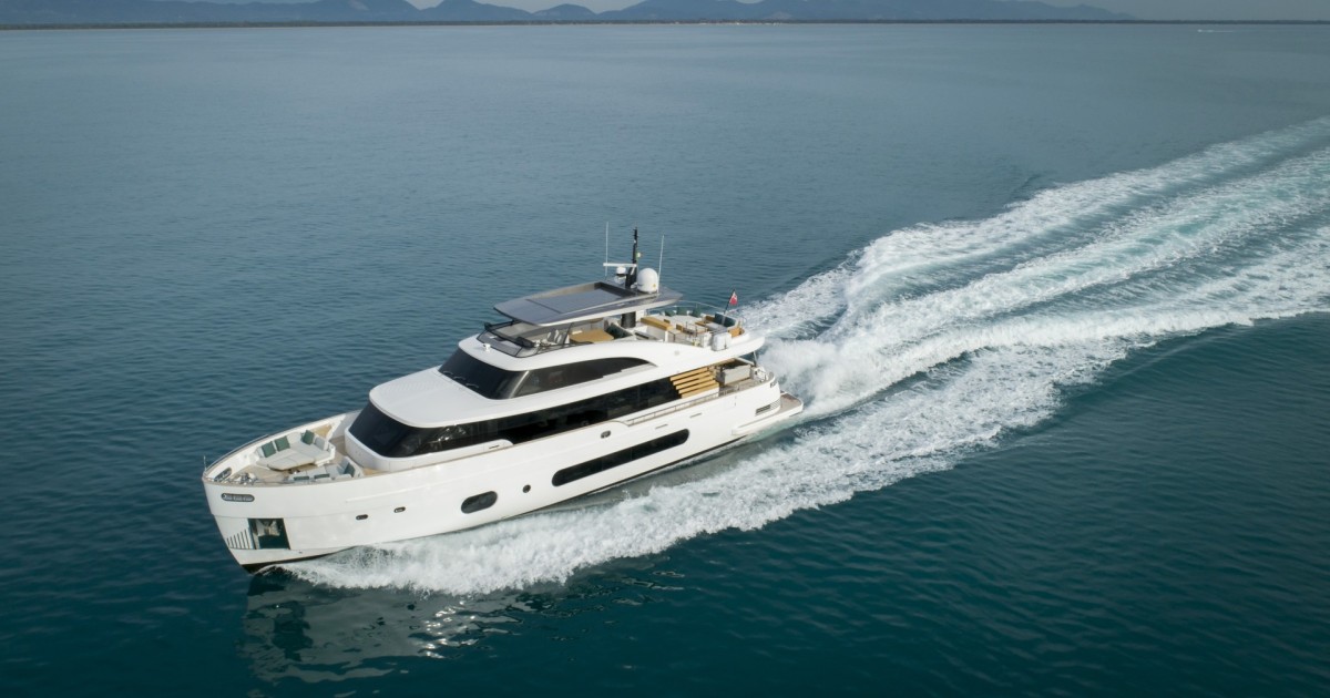 Pressmare | Azimut Magellano 25 Andala sold by Floating Life and IB ...
